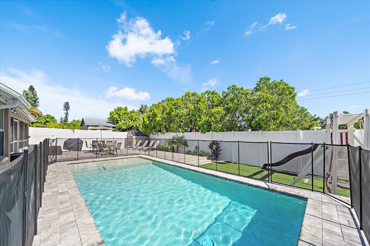 Coastal Farmhouse - 3/2 With Heated Saltwater Pool - サラソータ, FL