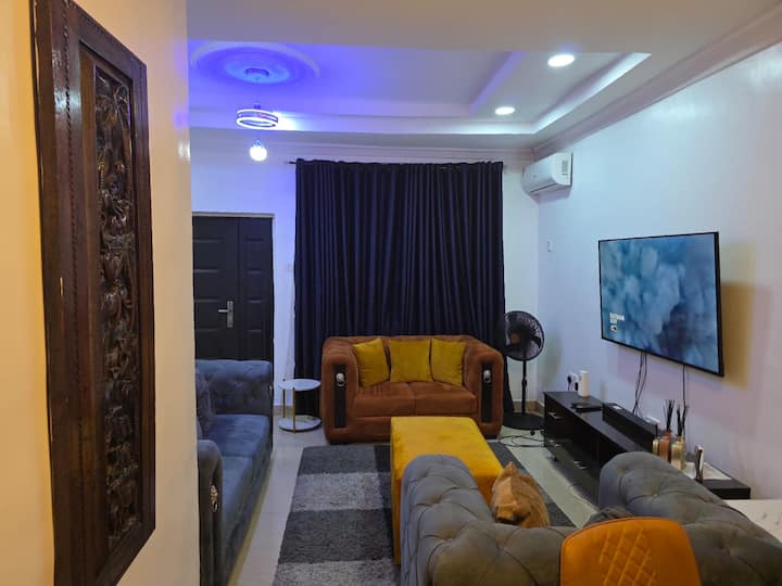 Entire 3 Bed Flat With Wi-fi+24hrs Power/ps4 - Lagos