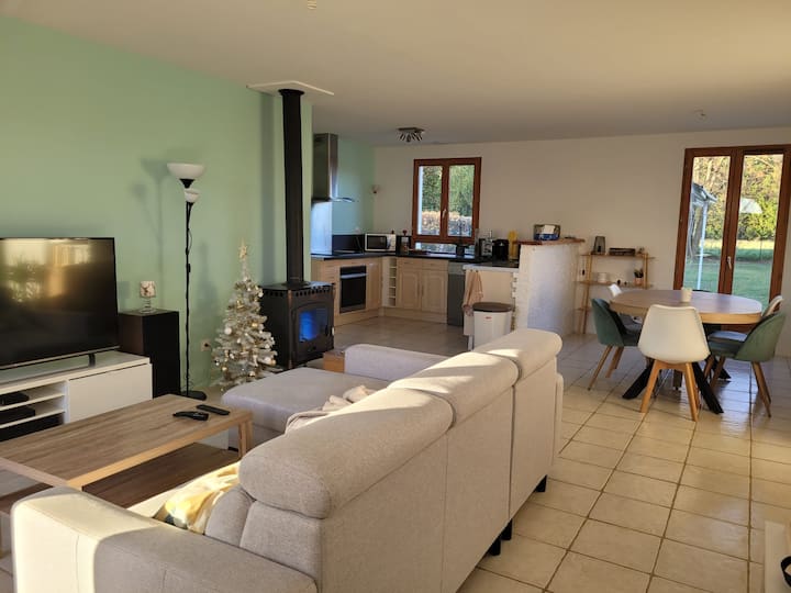 Maison Chaleureuse Avec Terrasse Et Jardin . - Lamotte-Beuvron