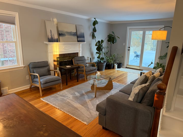 Comfortable 3br Home W/ Central Air | Pine Hills - Albany, NY