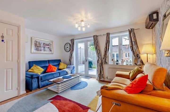 Cosy Modern Retreat 3 Beds Home With Parking Essex - Romford