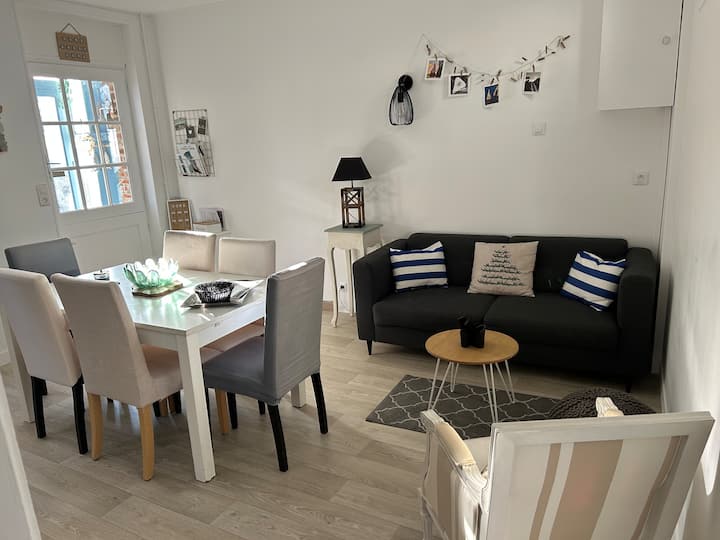 Le Perrey, Au Plus Proche De La Mer. - Étretat