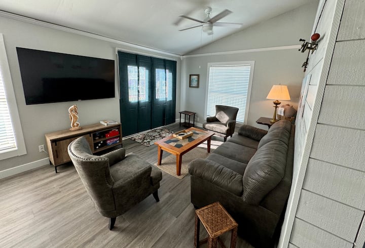 2-bedroom Vacation Home Just A Short Walk To Surfside Beach - Surfside Beach, TX