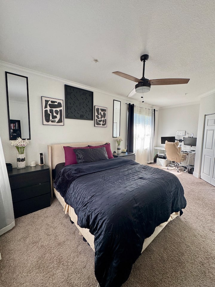 Stylish Stay | Office, Spa Bath & Full Kitchen - Royal Palm Beach, FL