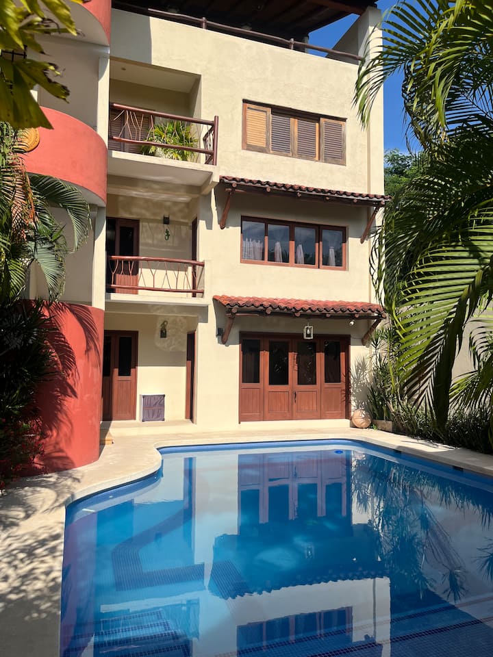 Hermosa Villa 1 Con Alberca-. La Ropa, Zihuatanejo - Zihuatanejo