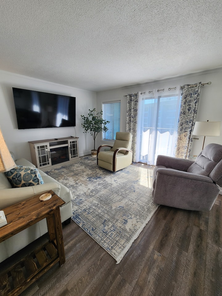 *Coastal Cottage* 2br/2ba Oceanview Condo - Surfside Beach, SC