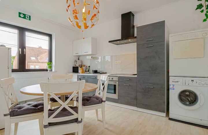 Ruime Privékamer Met Gedeelde Keuken En Badkamer - Heusden-Zolder