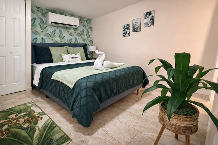 Private Suite Fully Fenced Close To Beach - Silver Lake, Kenneth City