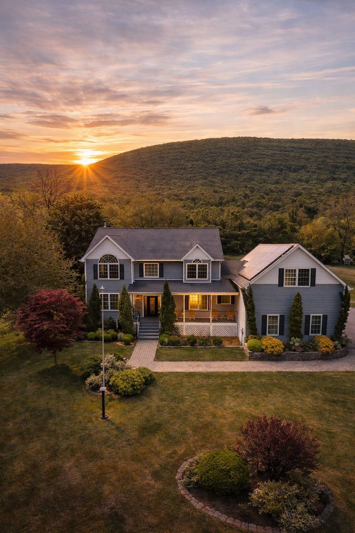 Malkita Aria | Mountainview Retreat - Bear Mountain, NY