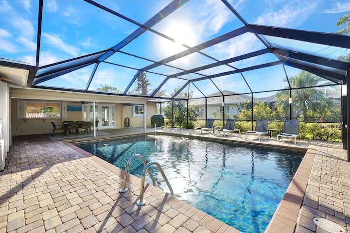 Relaxing Pool Home | Bikes | Prime Se Location - Cape Coral, FL