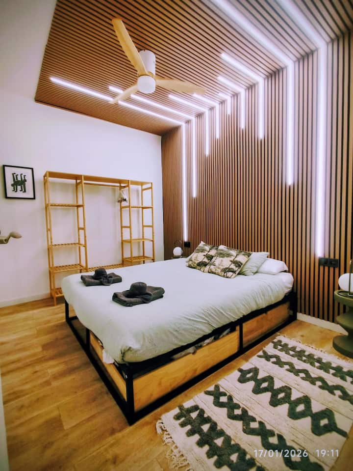 A 2 Calles De La Playa. 15 Min En Tren A Ramblas. - Badalona