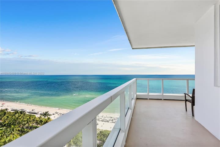 Fontainebleau Miami Sorrento Oceanfront 1 Bedroom - Miami Beach