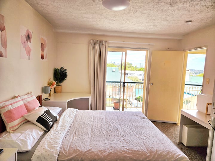 Studio For Clean Guest (No Laundry) - Brisbane