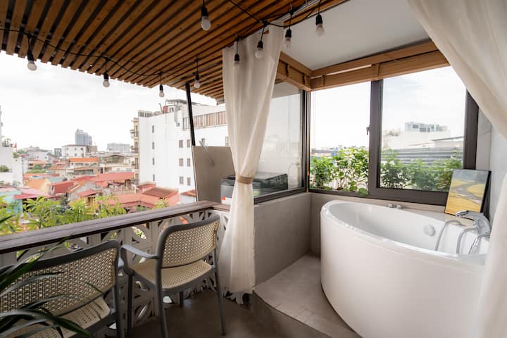 Unique Old Quarter View Rooftop With Jacuzzi Tub - Hanoï