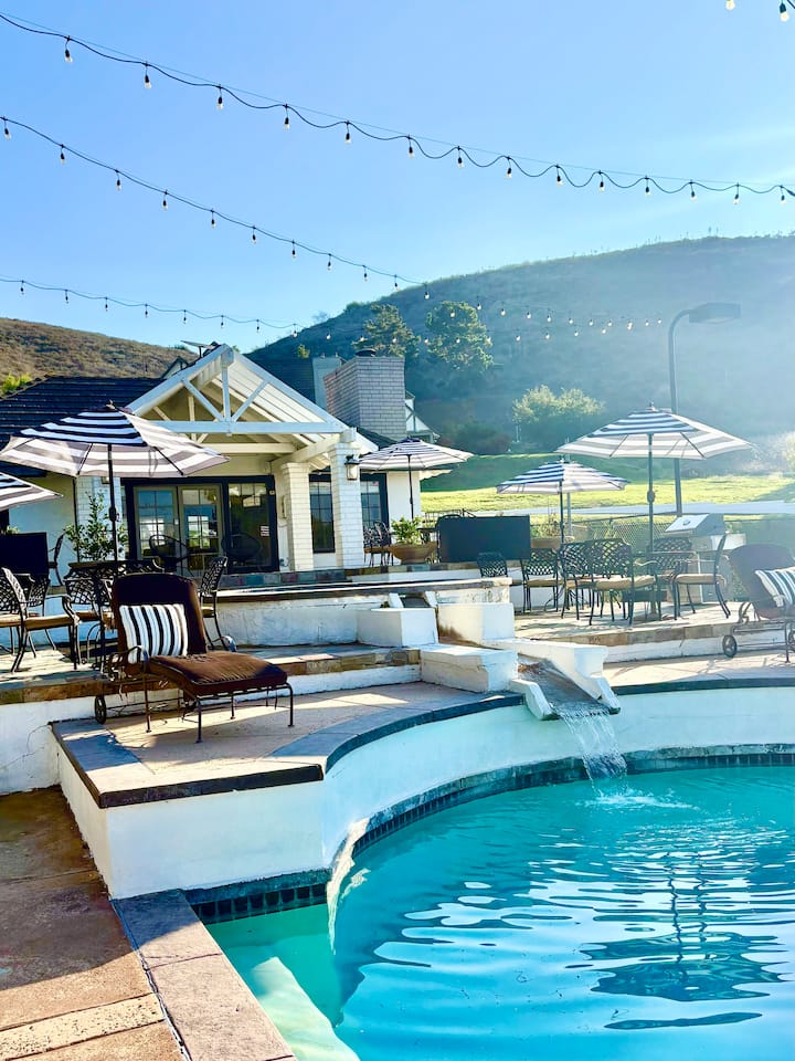 Fireplace/ Pickleball/ Hot Tub/ Hdtv - サウザンドオークス, CA