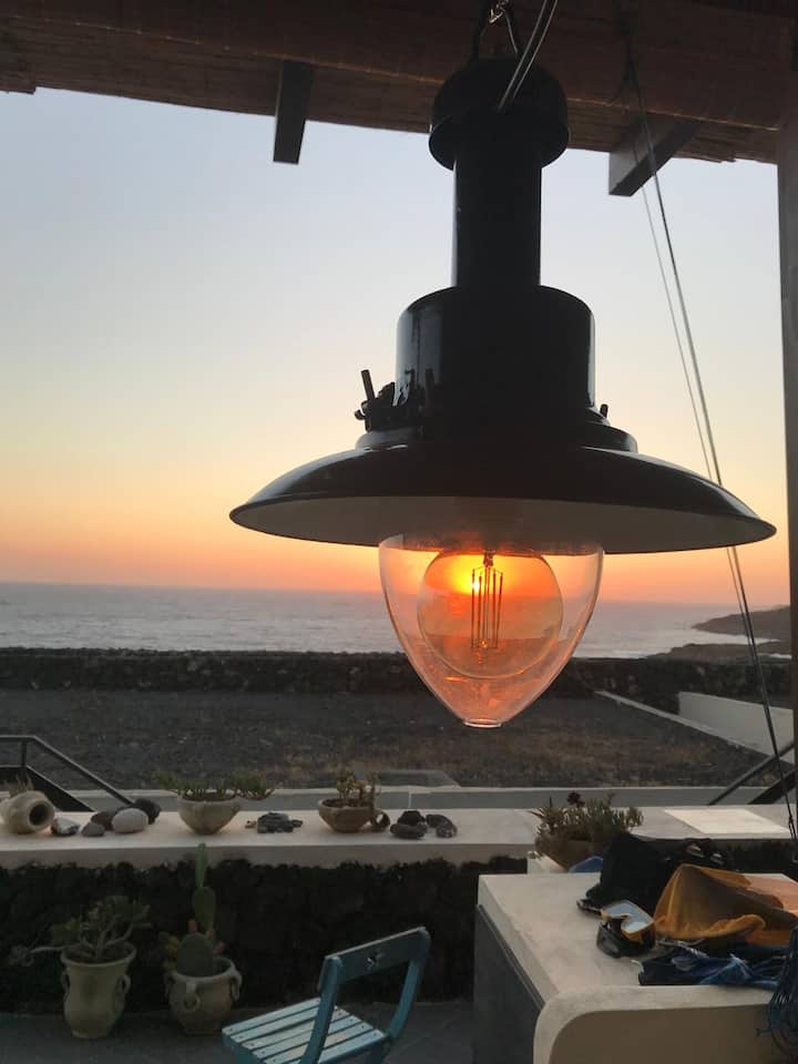 Little House On The Sea Of ​​Sunsets - Pantelleria
