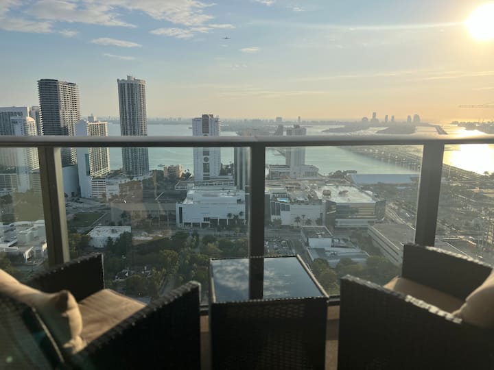 Amazing Penthouse Apartment With Ocean Views! - Miami, FL