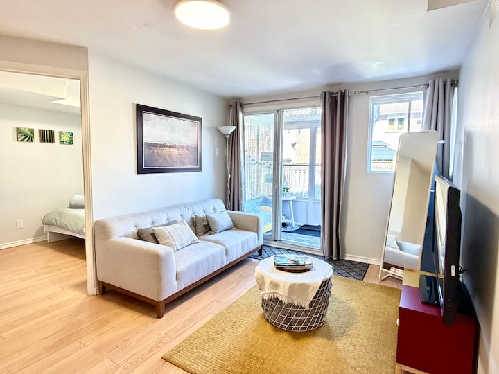 Bright 1br Apartment For 2 · Richmond Hill - Markham