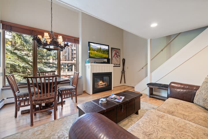 Vail Core Condo W/ Larger Lofted Bedroom Unit #7 - Vail, CO