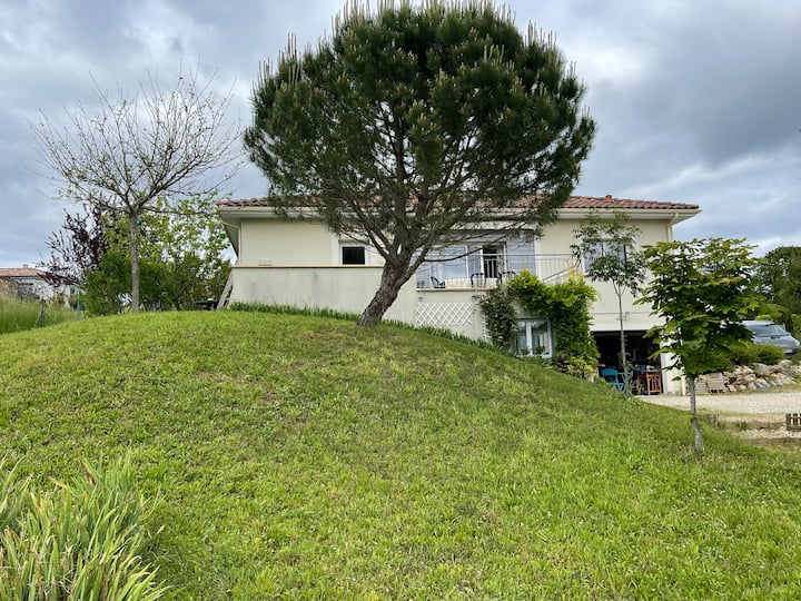 Villa à La Campagne, Proche Des Commerces - Cahors