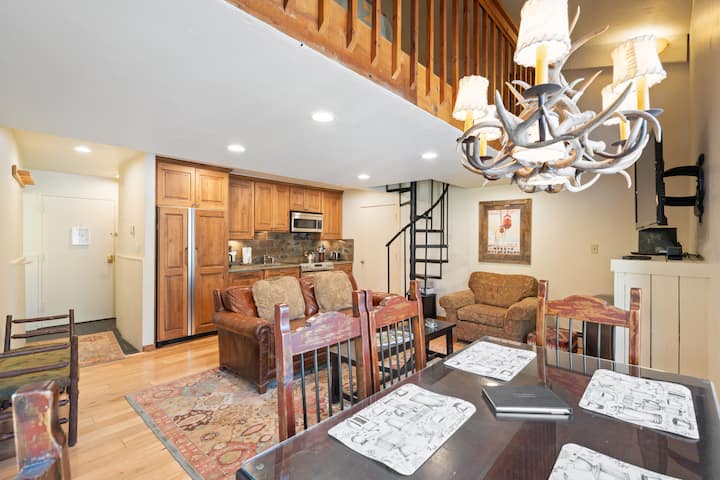 Vail Core Condo W/ Bedroom & Large Sleeper Loft #8 - Vail, CO