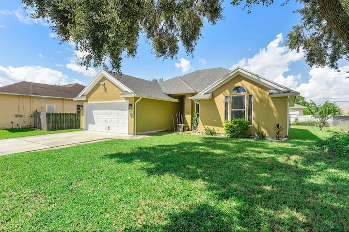 Peaceful Quiet Cozy 3/2/2 Close To I-95 &Tradition - Port St. Lucie, FL