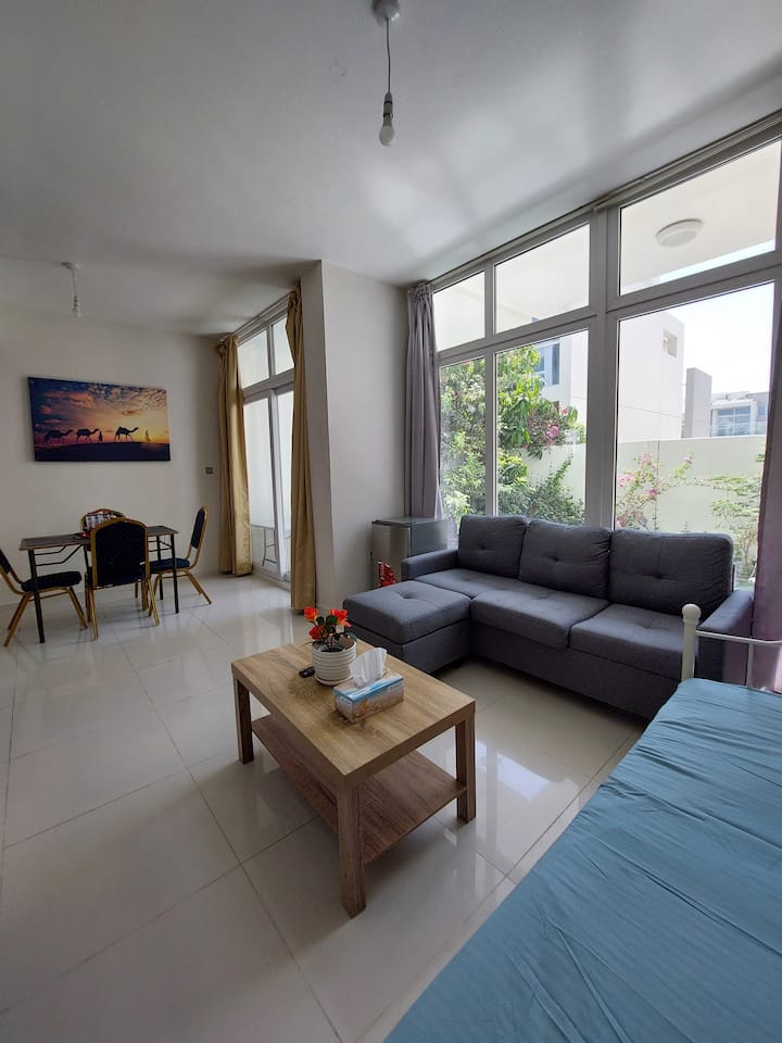 Homeyvillas | 3 Br Townhouse For A Relaxing Stay - Dubai