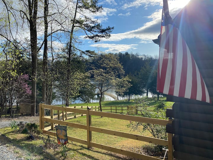 Waterfront Cabin On Leesville Lake! - Smith Mountain Lake, VA