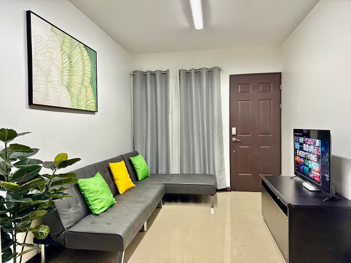 Top-floor Apt W/ Free Parking, Near Downtown Sjo - San José
