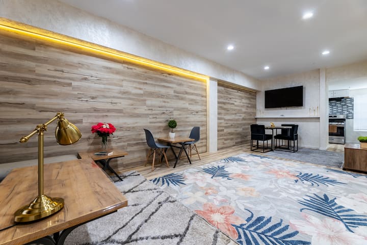 Stylish Glendale 2br • Pool • Near Americana - Burbank, CA