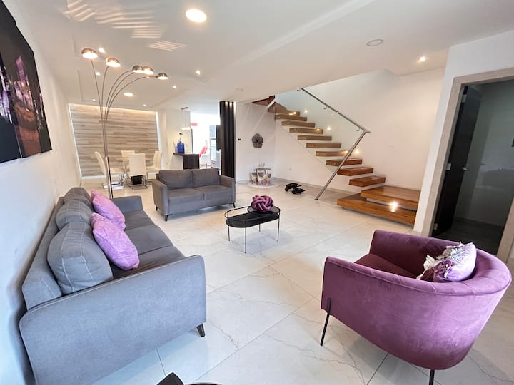 Casa+suite: Cómoda Y Hermosa/segura Y Bien Ubicada - Cuenca