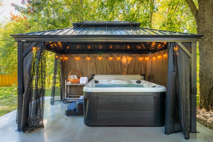 Ice Fishing Haven W/ Year-round Hot Tub & Bbq - Georgina