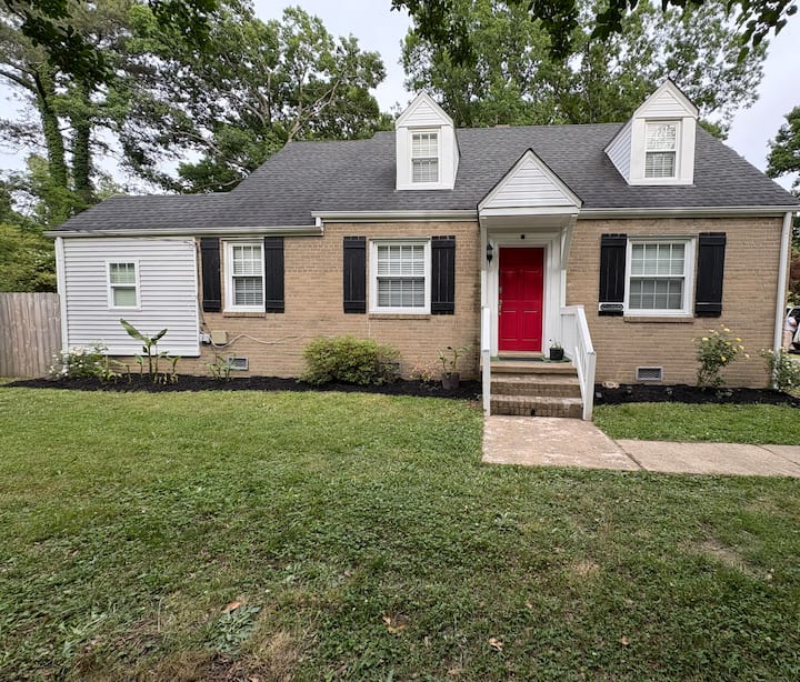 Casa Llena De Paz,con Patio Parqueo  Para 4 Carros - Chesterfield, VA
