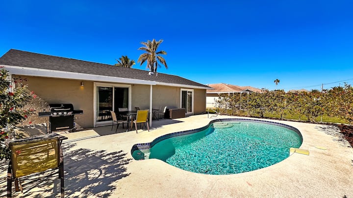 Pool House Perfect For The Family - Cape Coral, FL