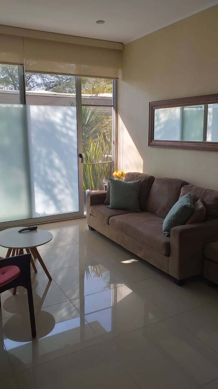 Departamento 2 Dormitorios Y Garage En Condominio - Piura