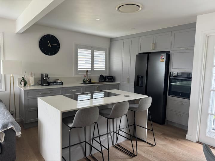 Modern Comfort •Golfside Retreat •Air Conditioning - Moreton Island