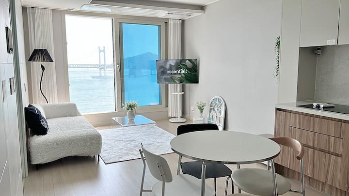 #미스터멘션•합법숙소•최대6인•full오션뷰•방 두개•스마트이동티비•꿀잠보장매트리스 - Busán