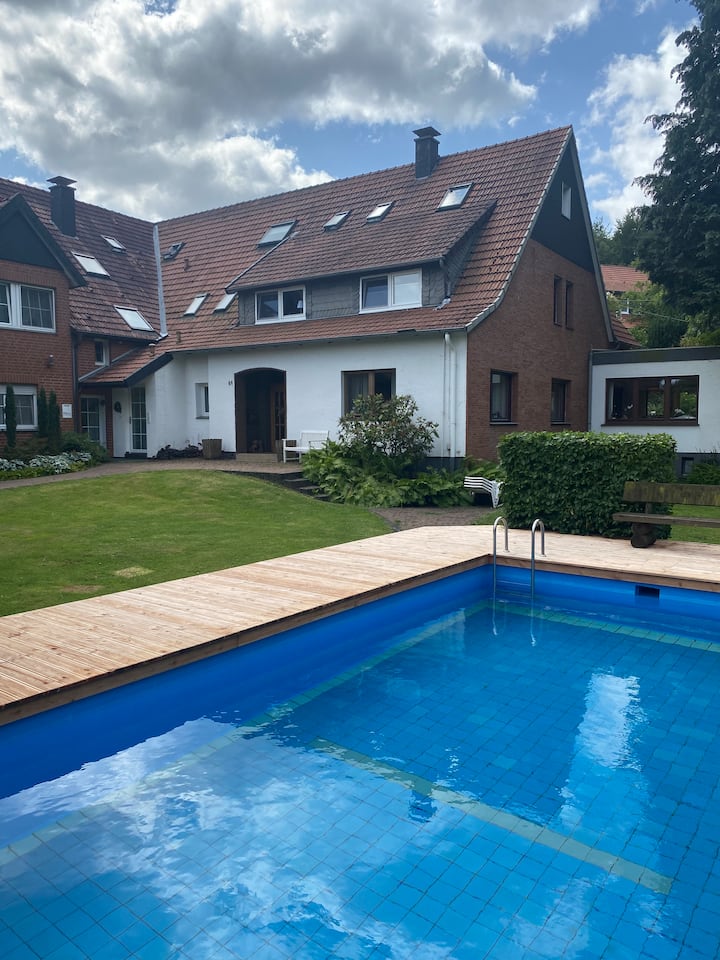 Geräumige 3-zimmer Küche, Bad Wohnung Im Eg - Bielefeld