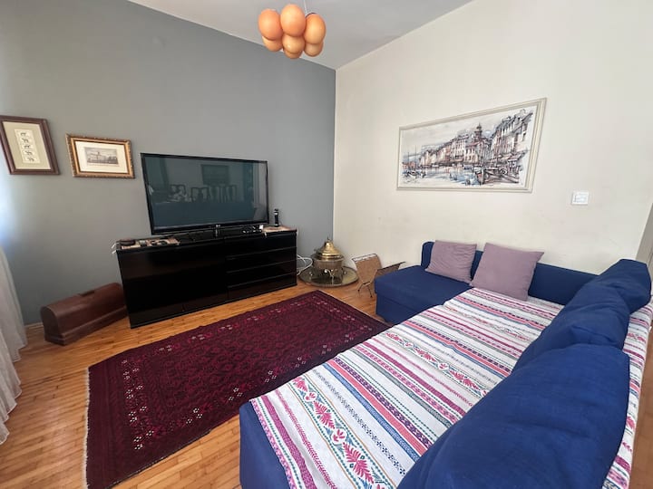 Next To Nisantas Metro, 5th Floor With Elevator - Şişli