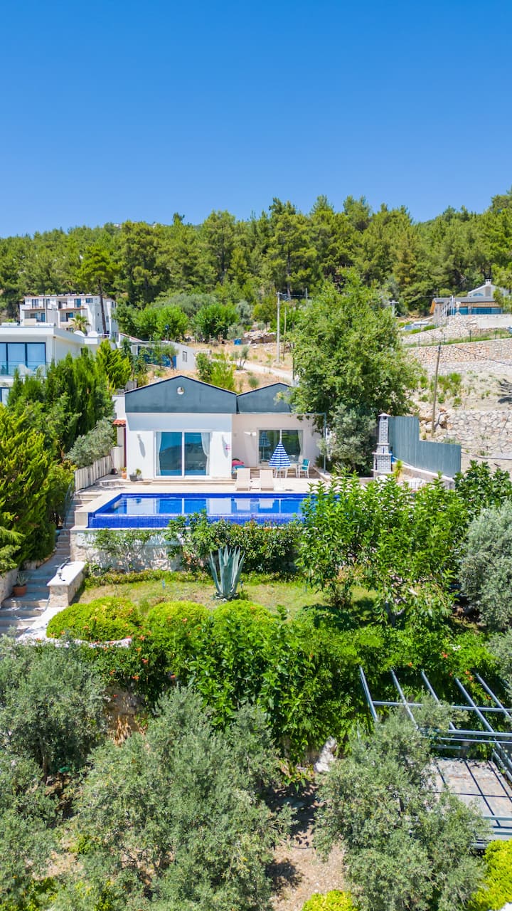İSlamlar’da Deniz Manzaralı Jakuzili Balayıvillası - Aklar, Kaş