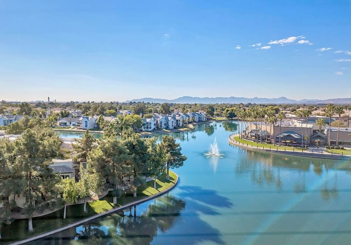 Waterfront~htd Pools/spas~pickleball~gym~boardwalk - Chandler