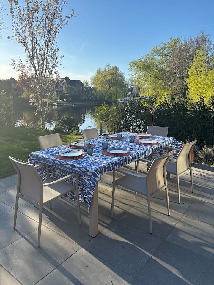 Fully Renovated Villa Next To The Water. - Bussum