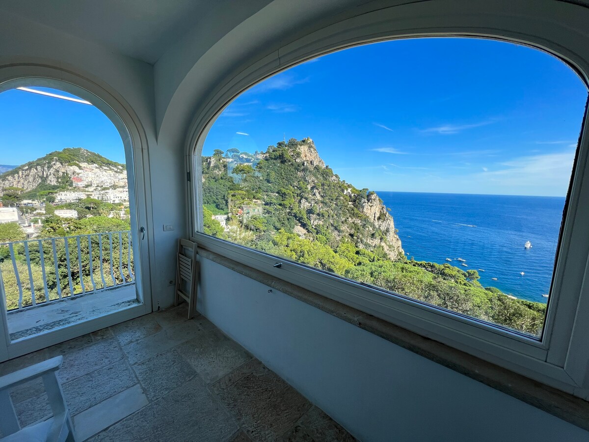 Wonderful panoramic House Capaianca - Houses for Rent in Capri ...