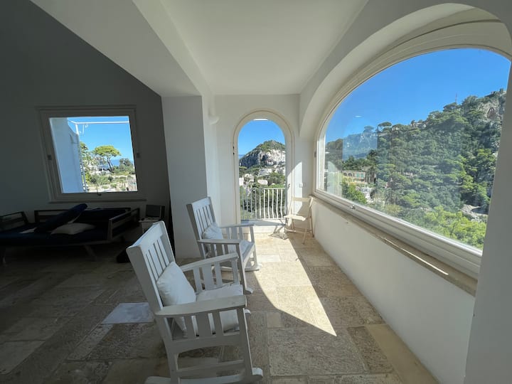 Wonderful panoramic House Capaianca - Houses for Rent in Capri ...