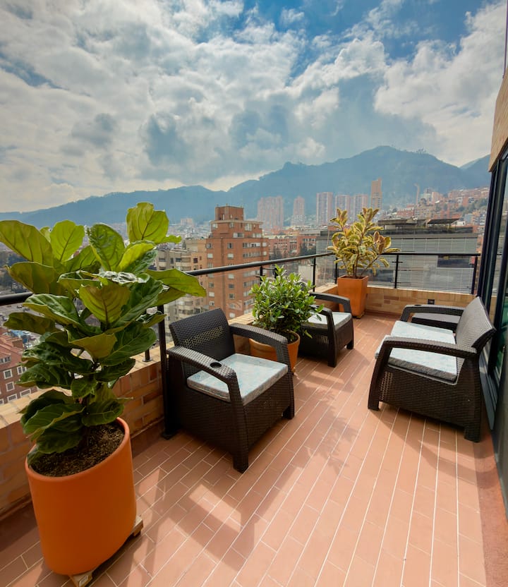 Charming Chapinero Lodge Urban Retreat With Stunning Views - Bogota