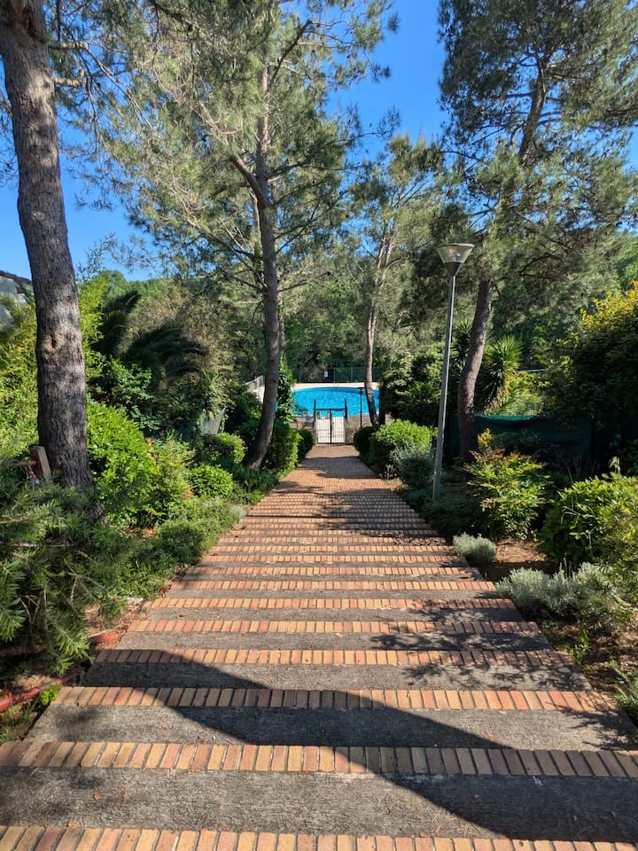 Superbe 2p Avec Terrasse Au Calme (Piscine). - Biot