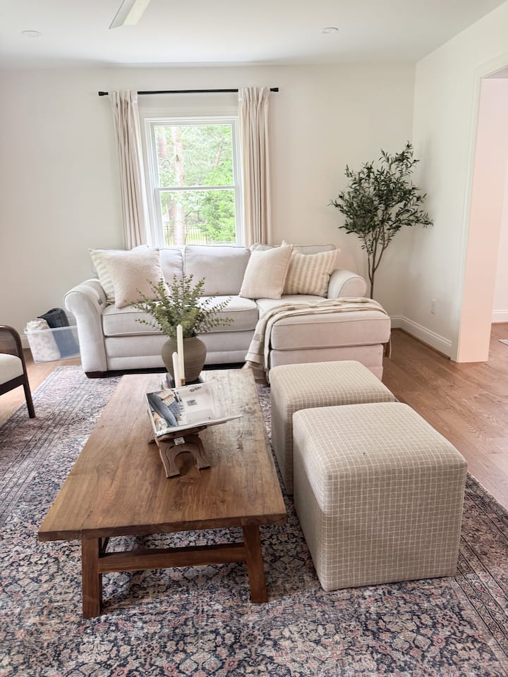 Private Waterfront House-pool, Hot Tub &Pickelball - Chestertown, MD