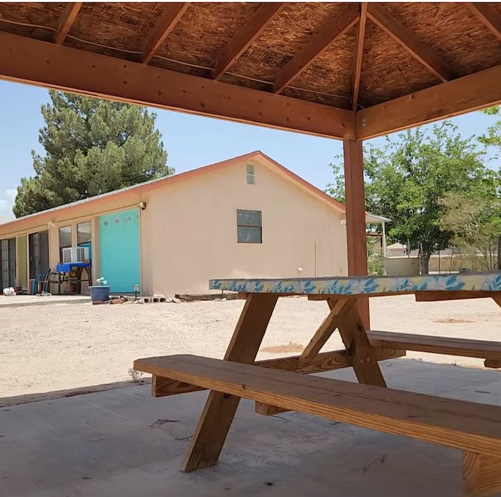 Private Blue Moon Studio – Secluded Artsy Retreat - Las Cruces, NM