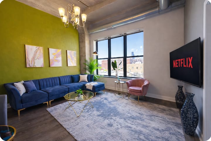 Spacious 3br Condo W/ Skyline Views Near Mccormick - Englewood - Chicago