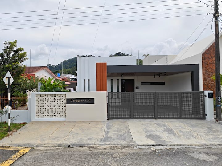 D'bridge Inn 132 | 4 Rooms | Private Bathroom - Kamunting